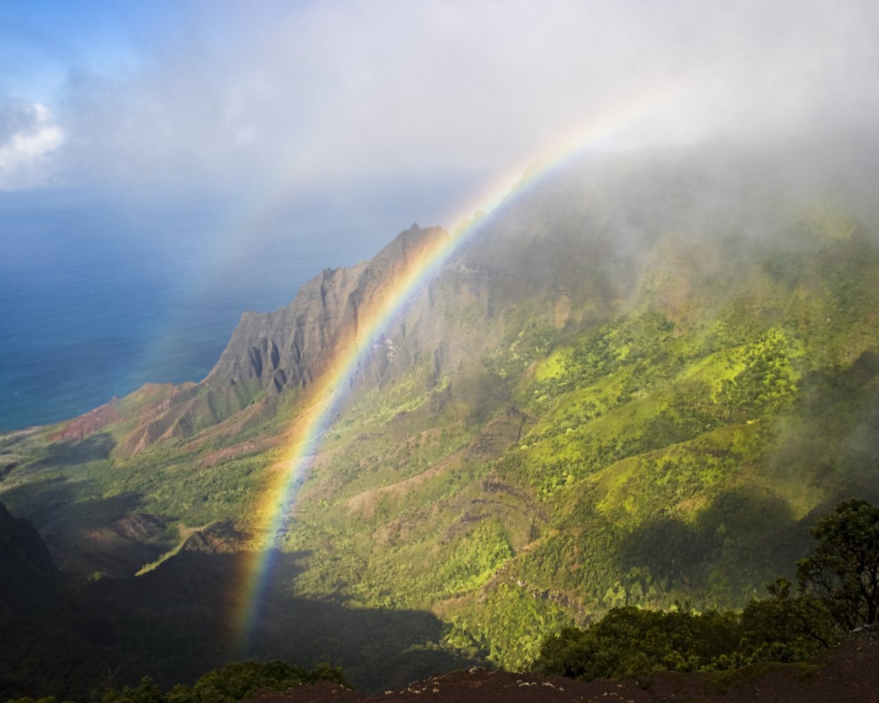 Rainbow over Kauai, Hawaii – Photography by Brian Luke Seaward